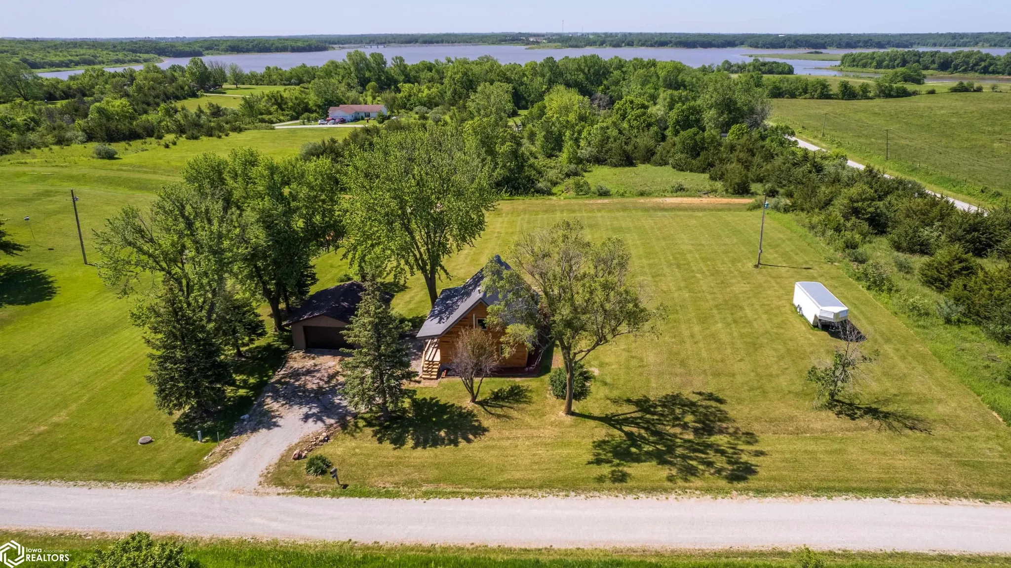 c.1972 Iowa Farmhouse For Sale on 1.2 Acres $220K | Country Life Dreams