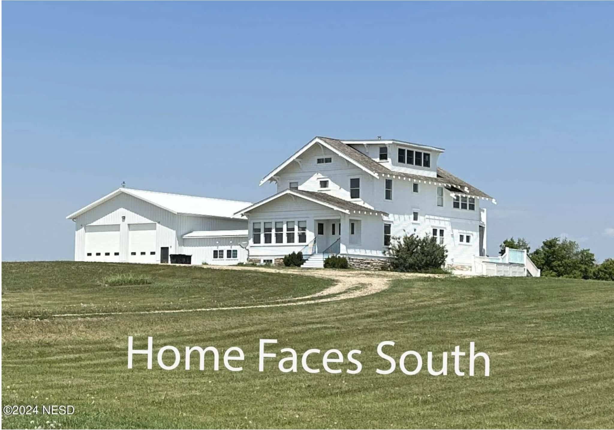 C.1925 South Dakota Farmhouse For Sale on 2.7 Acres $595,000 - Country ...