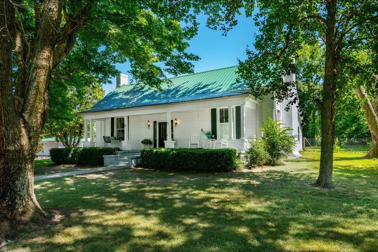 c.1850 Tennessee Country Home For Sale on 1.48 Acres Under $480K ...