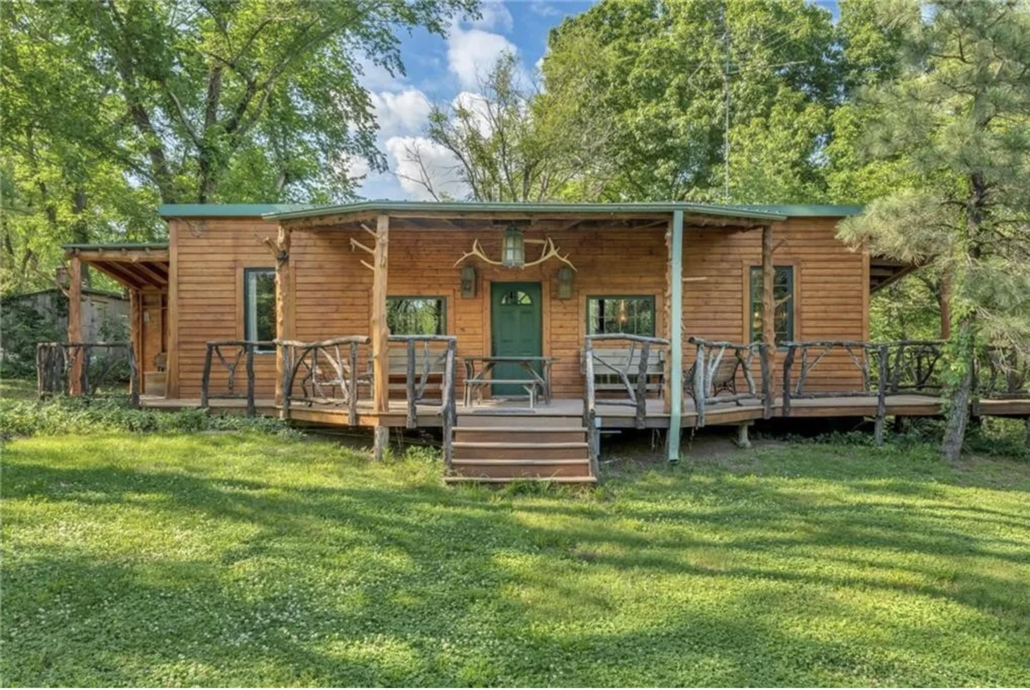 Kansas Eclectic Lodge Cabin For Sale on 20 Acres $250,000 - Country ...