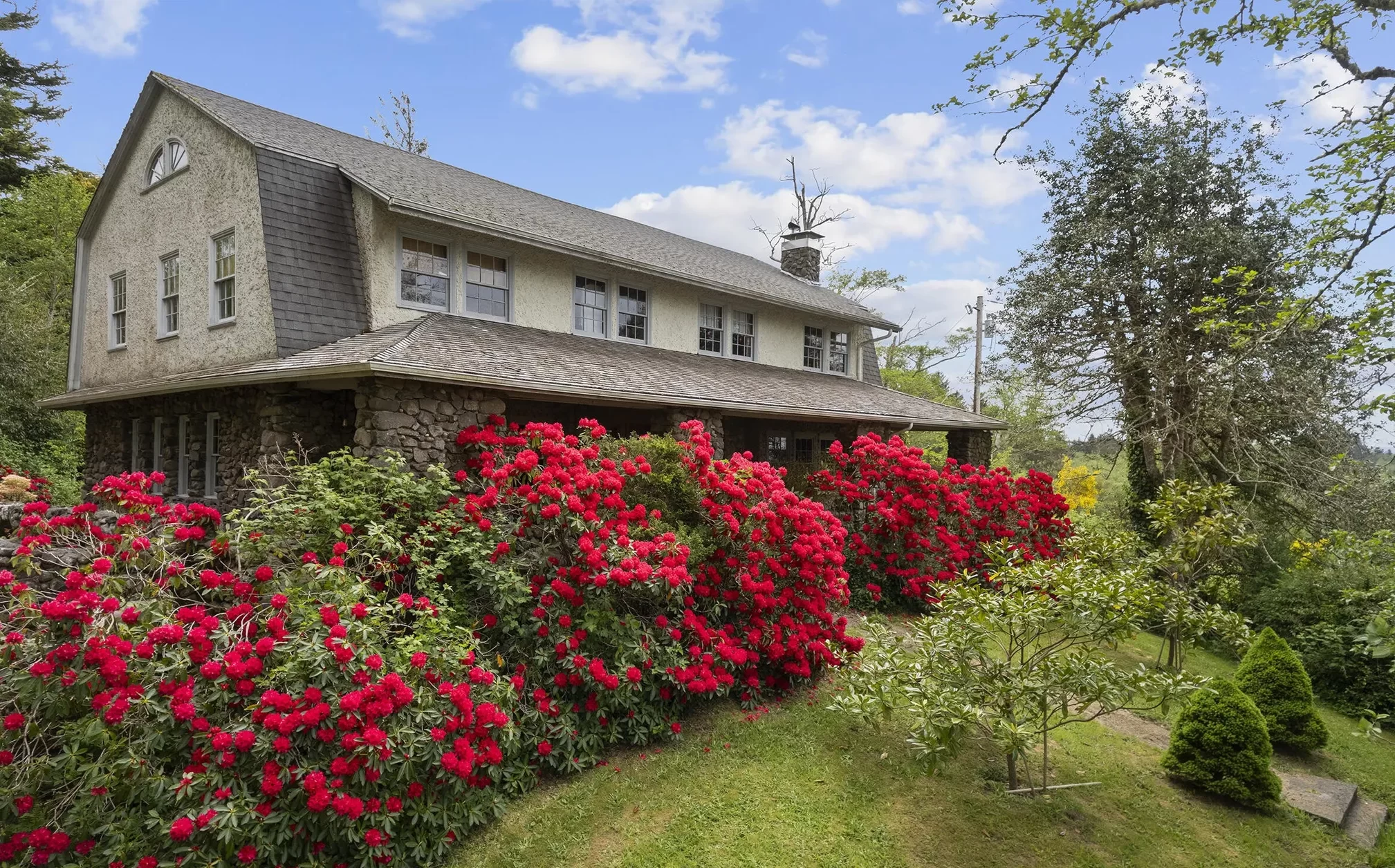 c.1912 Oregon Dutch Colonial Revival For Sale on 6.28 Acres $1,775,000 ...
