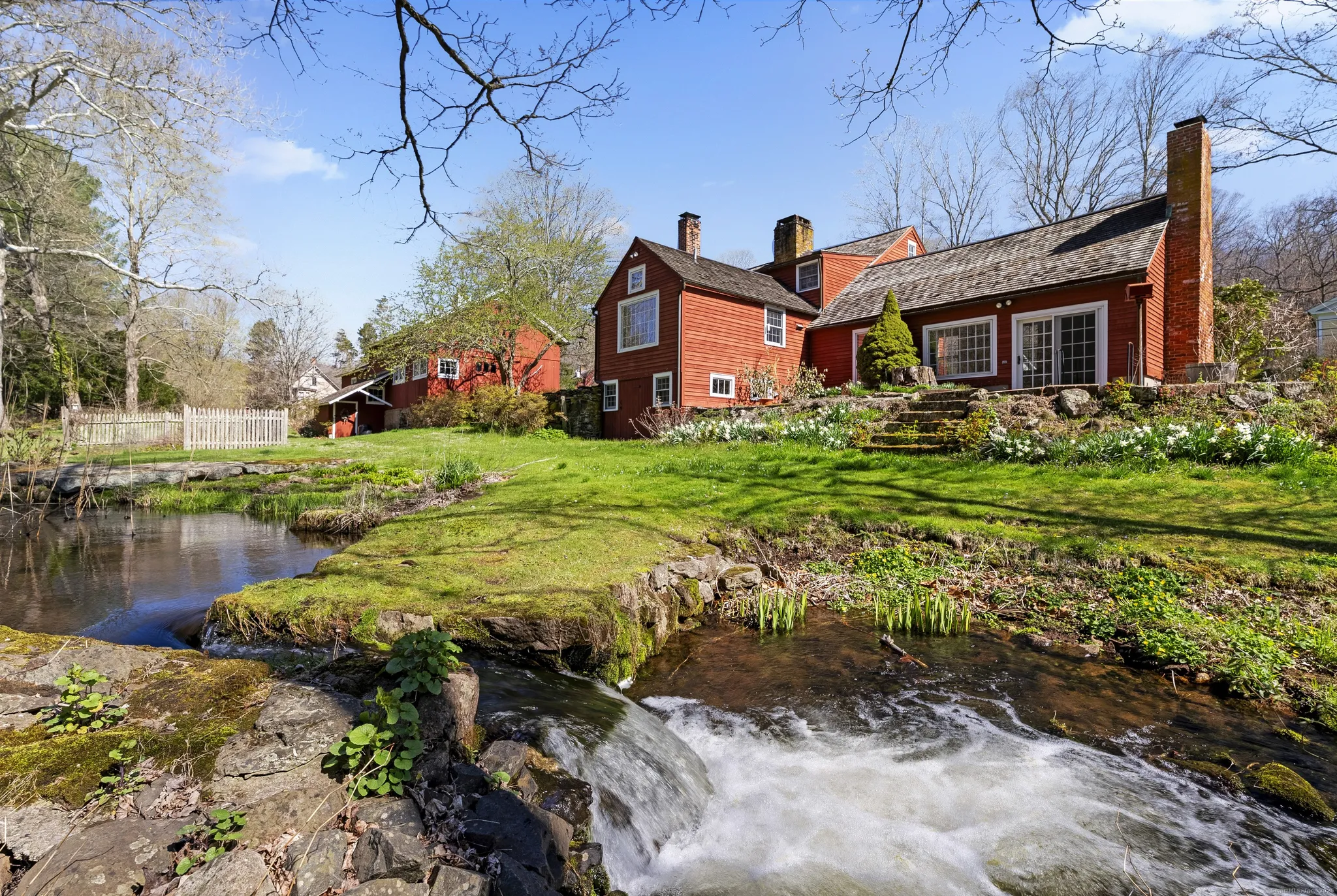 c.1762 Connecticut Colonial For Sale on Almost 6 Acres $648K - Country ...