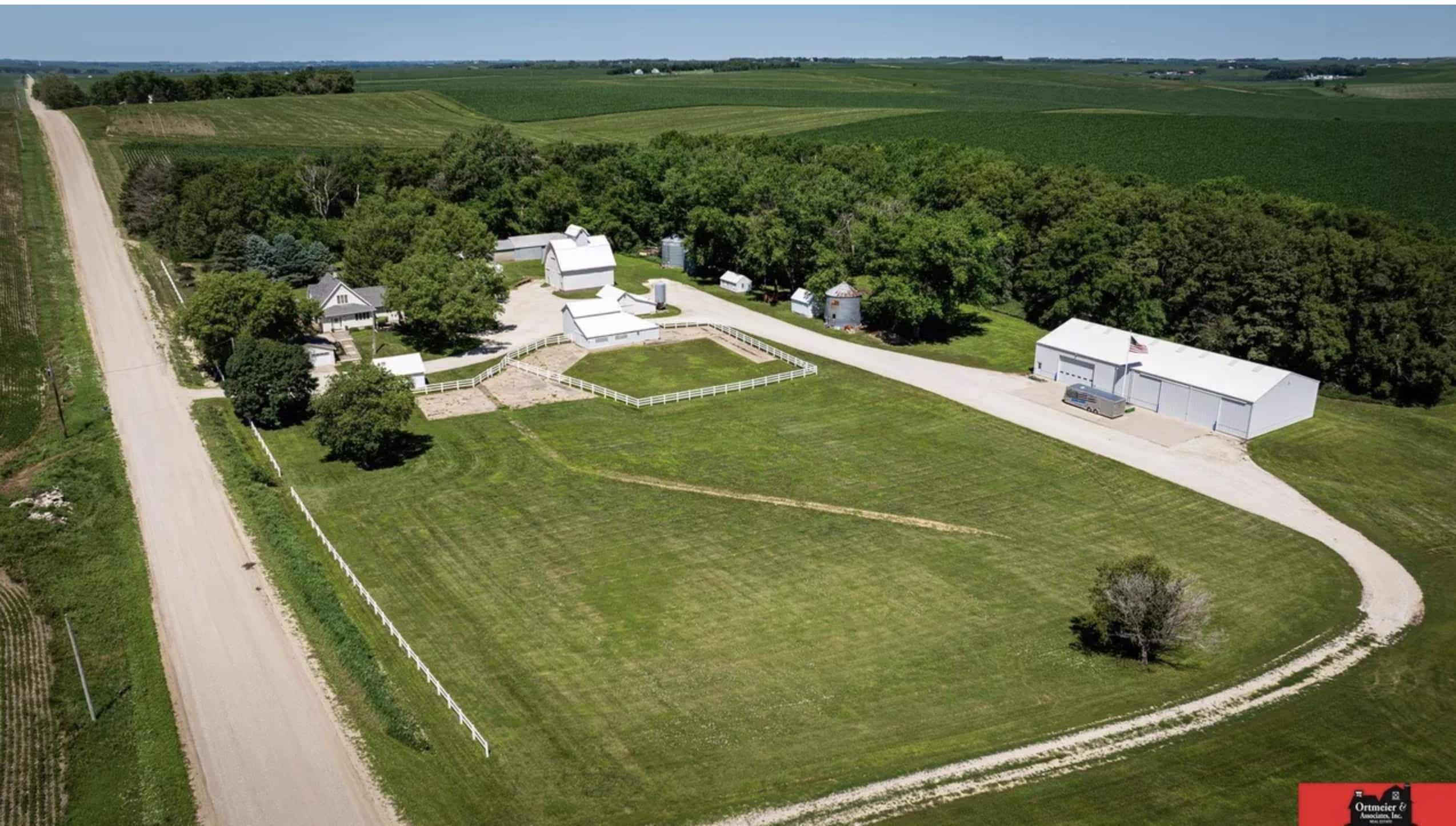 c.1930 Stunning Nebraska Farmhouse For Sale on 12.2 Acres $622,000 ...
