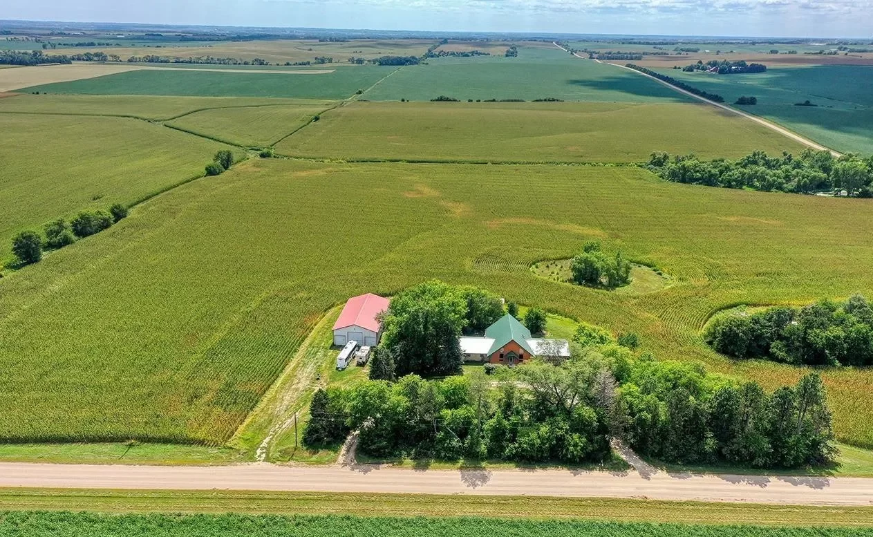 c.1970 Nebraska Farmhouse For Sale on 21+ Acres $768K | Country Life Dreams
