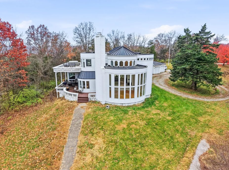 Contemporary Missouri Home on 10 Acres $599,000 | Country Life Dreams